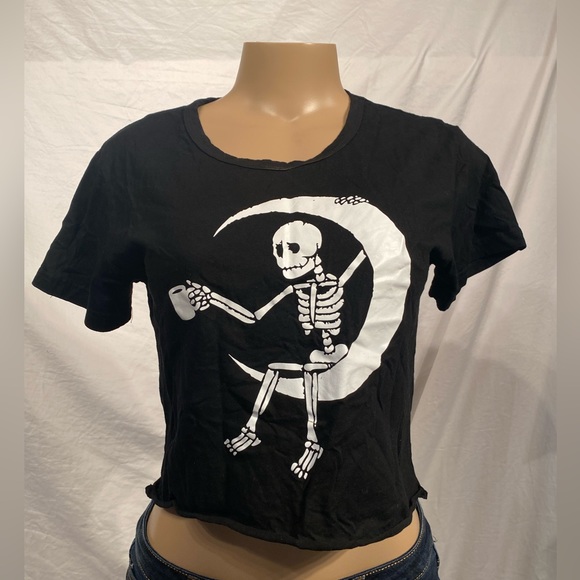 SHEIN | Tops | Shein Skeleton Drinking Beer Crop Top S | Poshmark